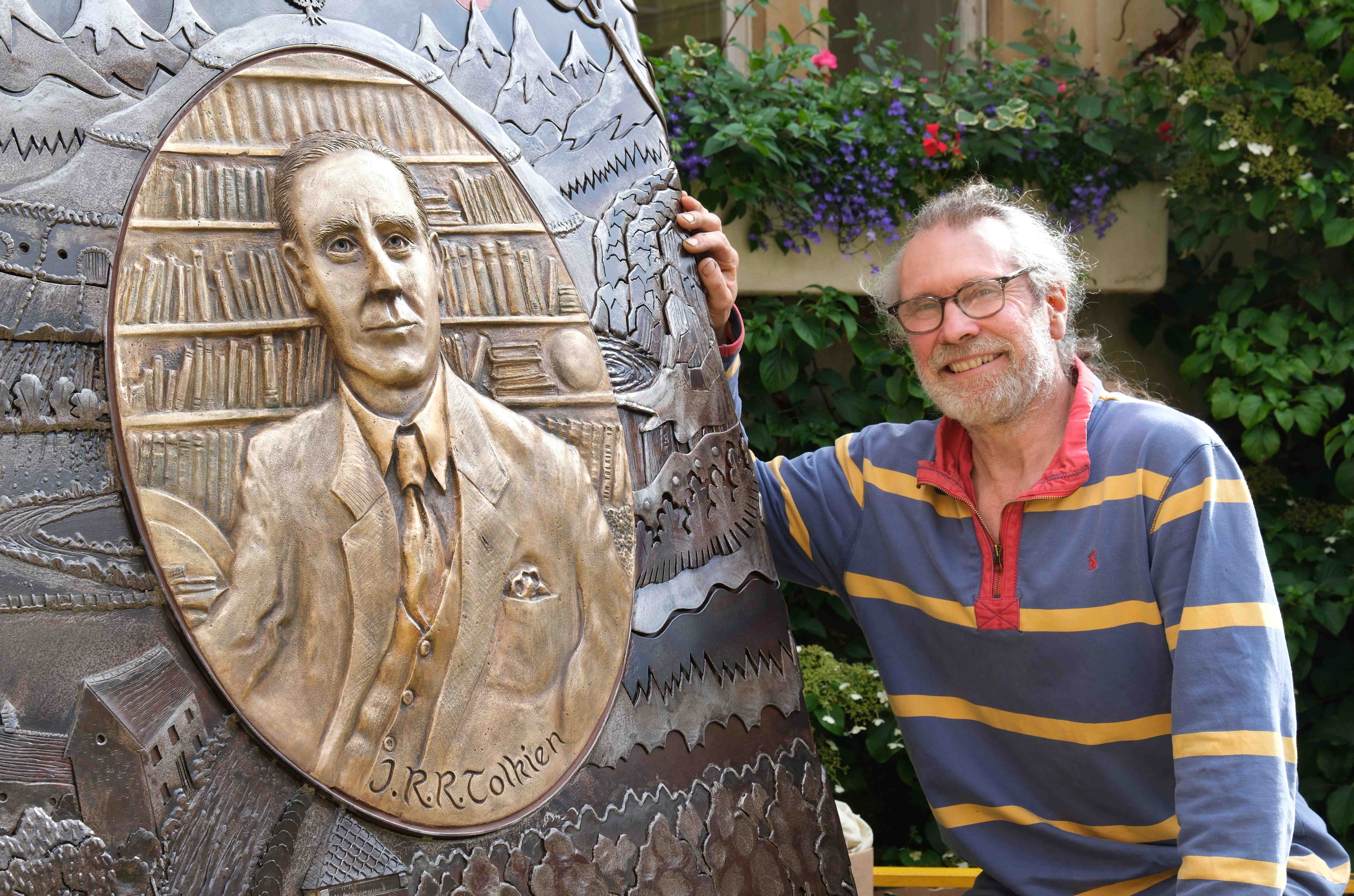 Pembroke College Unveils Long-Expected Memorial to J.R.R. Tolkien ...