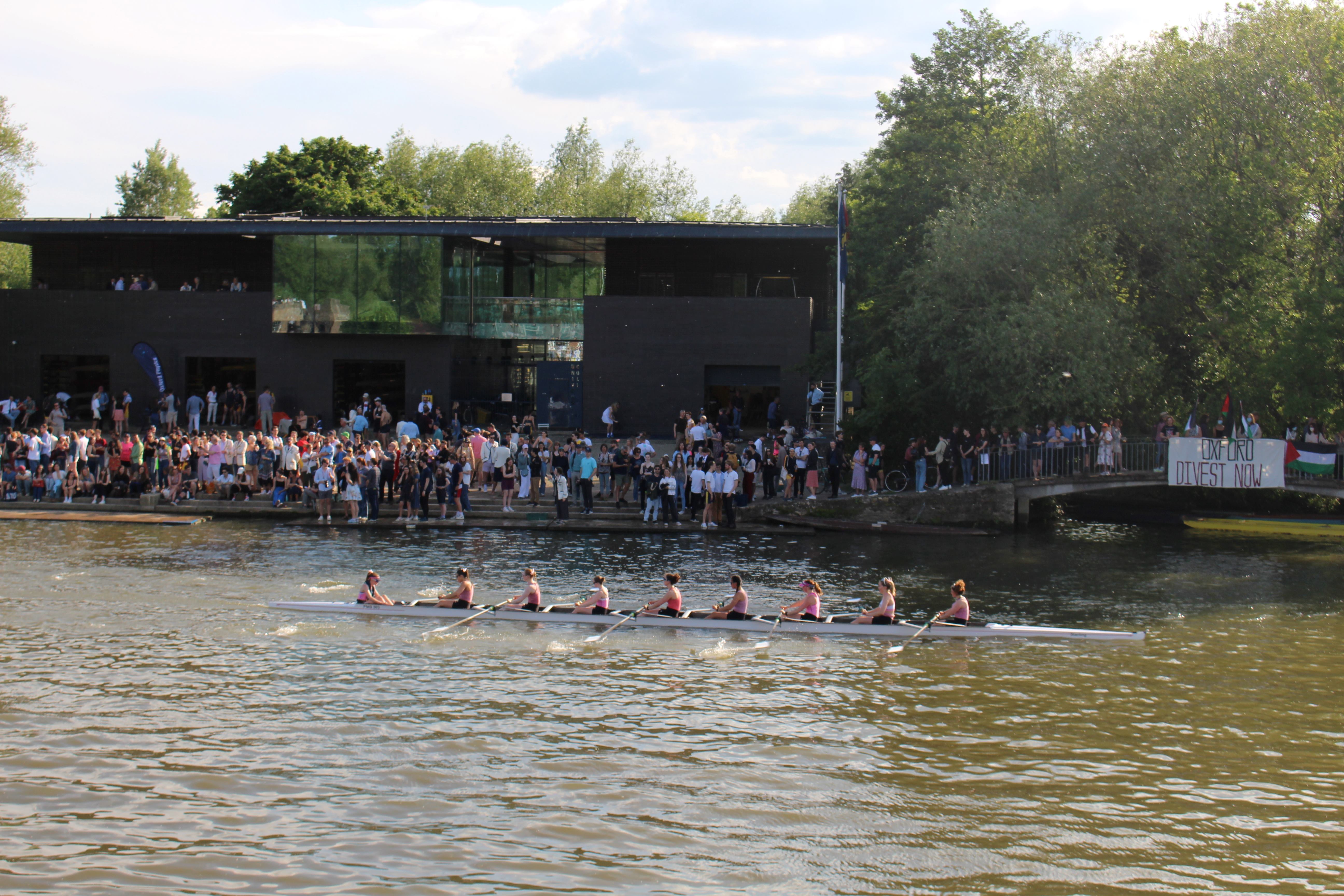 London Boat Race Viewing 2025 | Pembroke college